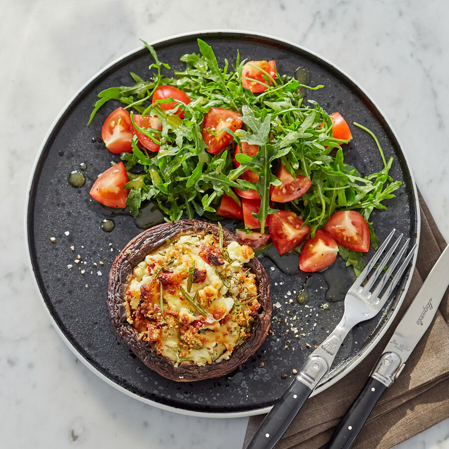Champignons de Paris géants farcis à la feta & salade de roquette ...
